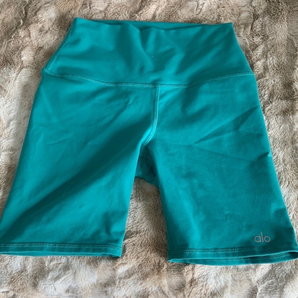 ALO Yoga | Shorts | Alo Shorts | Poshmark